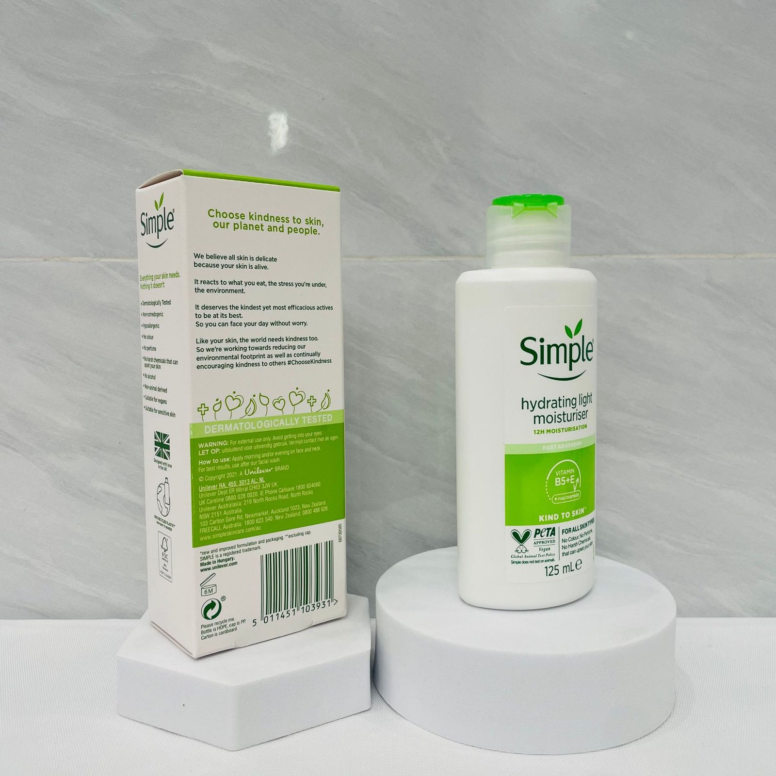 Simple Hydrating Light Moisturiser – 12H Moisturisation 🌿 - PahelaPride