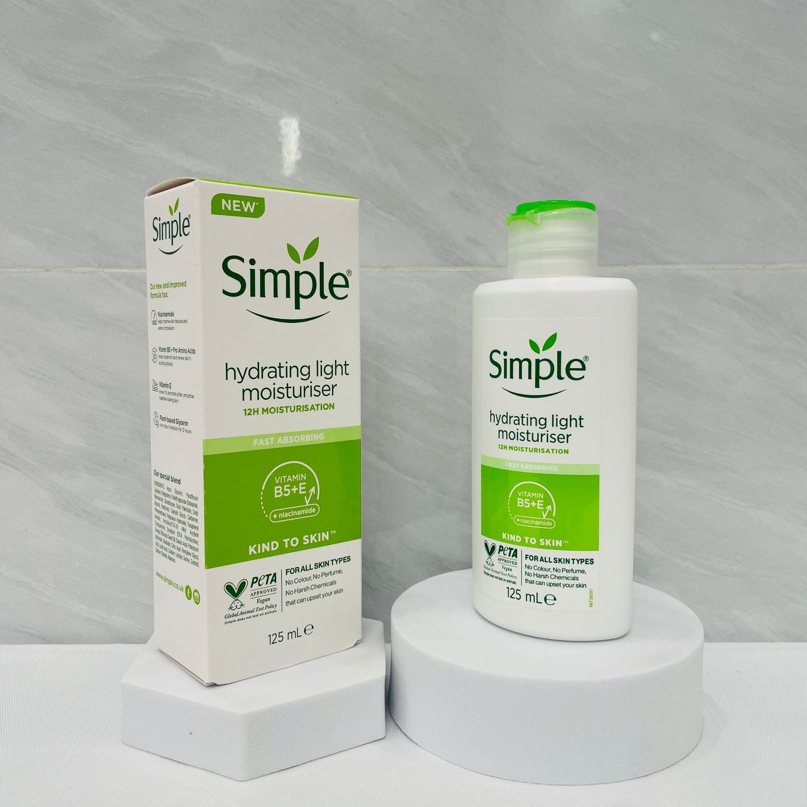 Simple Hydrating Light Moisturiser – 12H Moisturisation 🌿 - PahelaPride